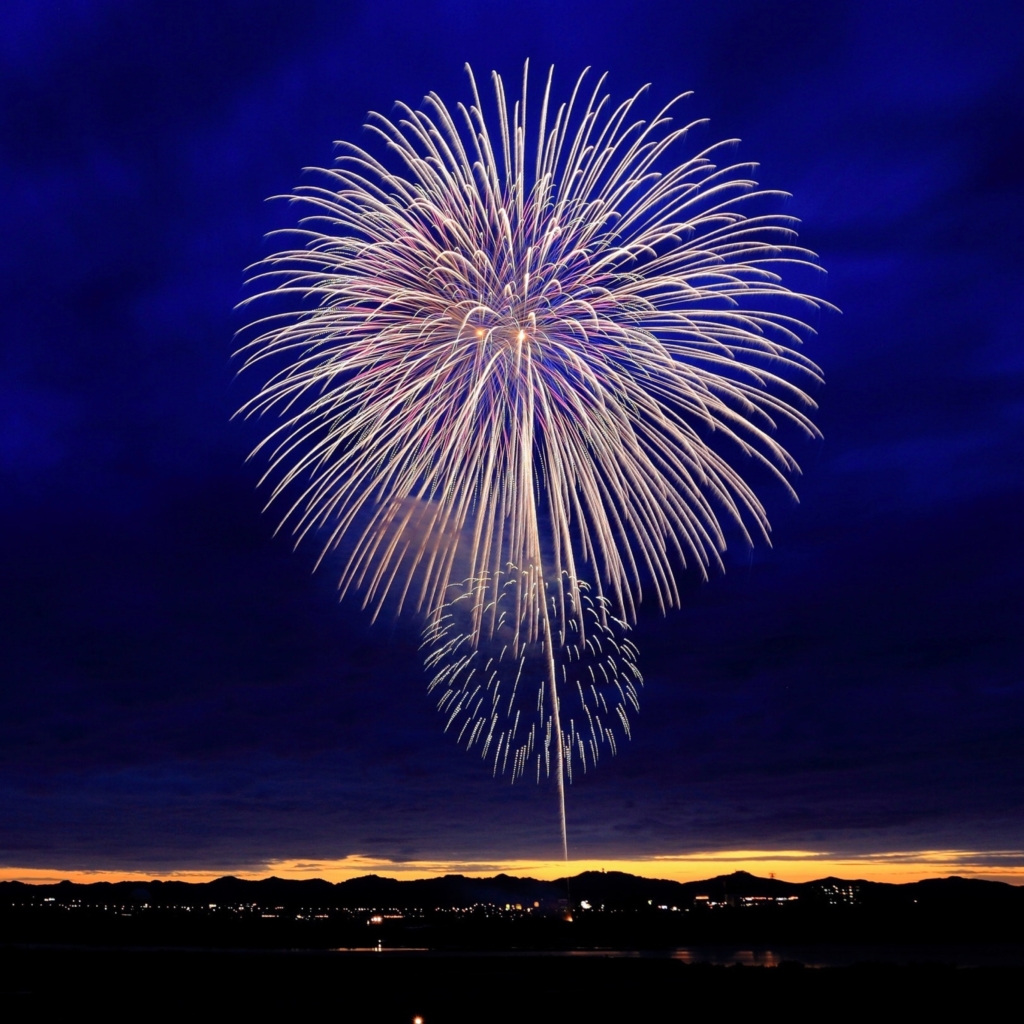 Wallpaper Weekends: Fireworks Wallpapers for iPhone, iPad, Apple Watch