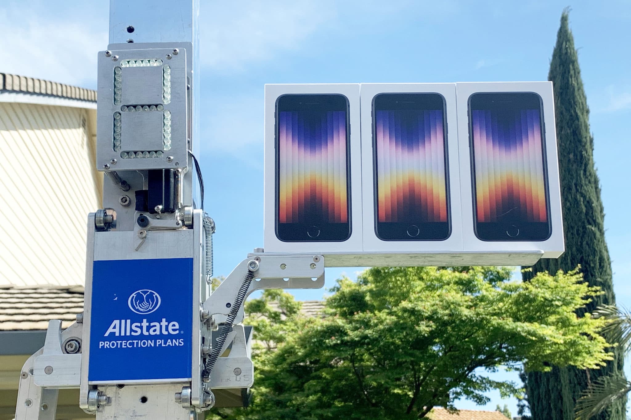 Apple's New Third-Gen iPhone SE Fares Better in Drop Tests Than ...